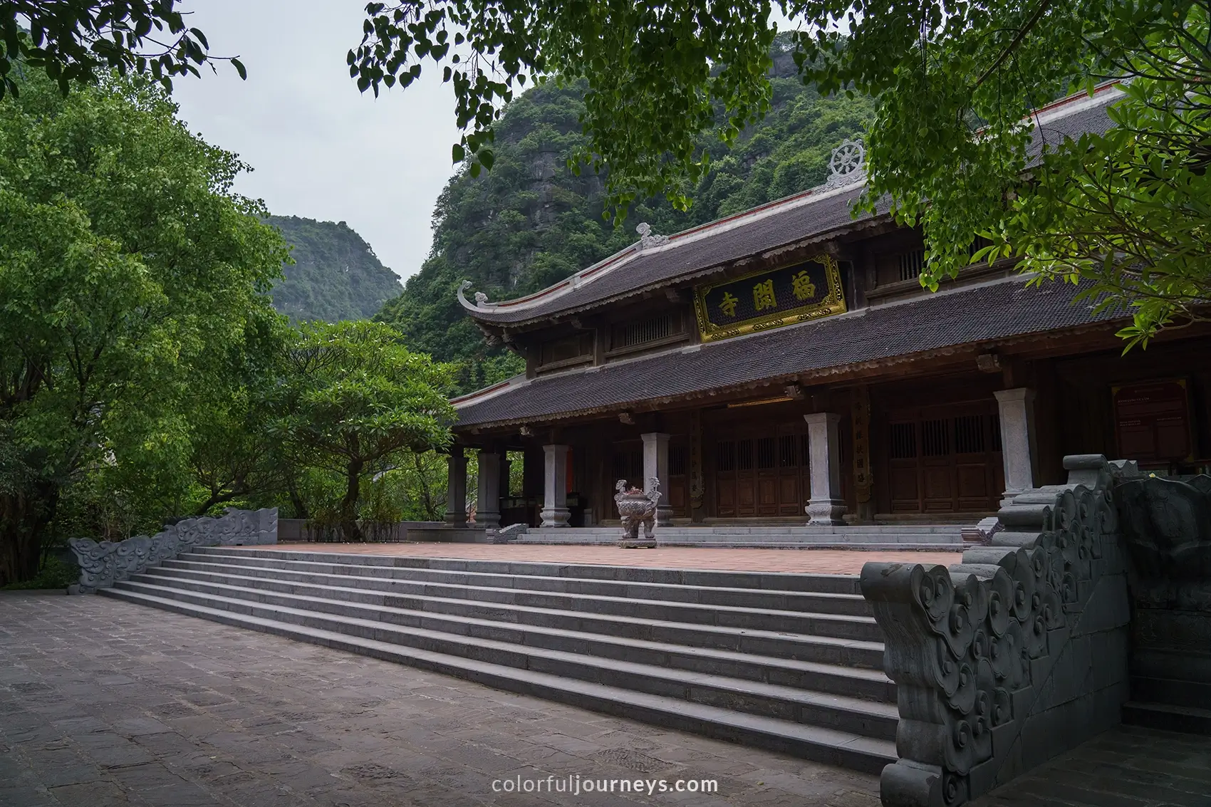 Trang An Boat Tour: Best Route, Prices, & Tips